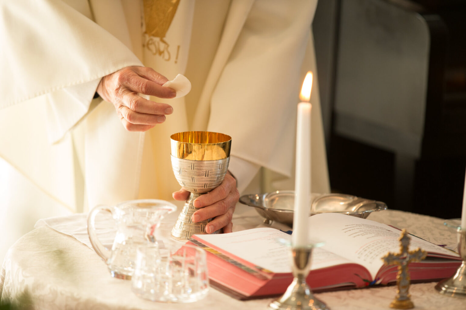 Ofrece Misas con Ayuda a la Iglesia Necesitada